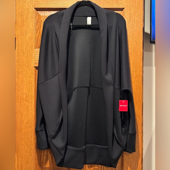 SPANX | Sweaters | Nwt Spanx Air Essentials Black Cocoon Wrap Xssm ...